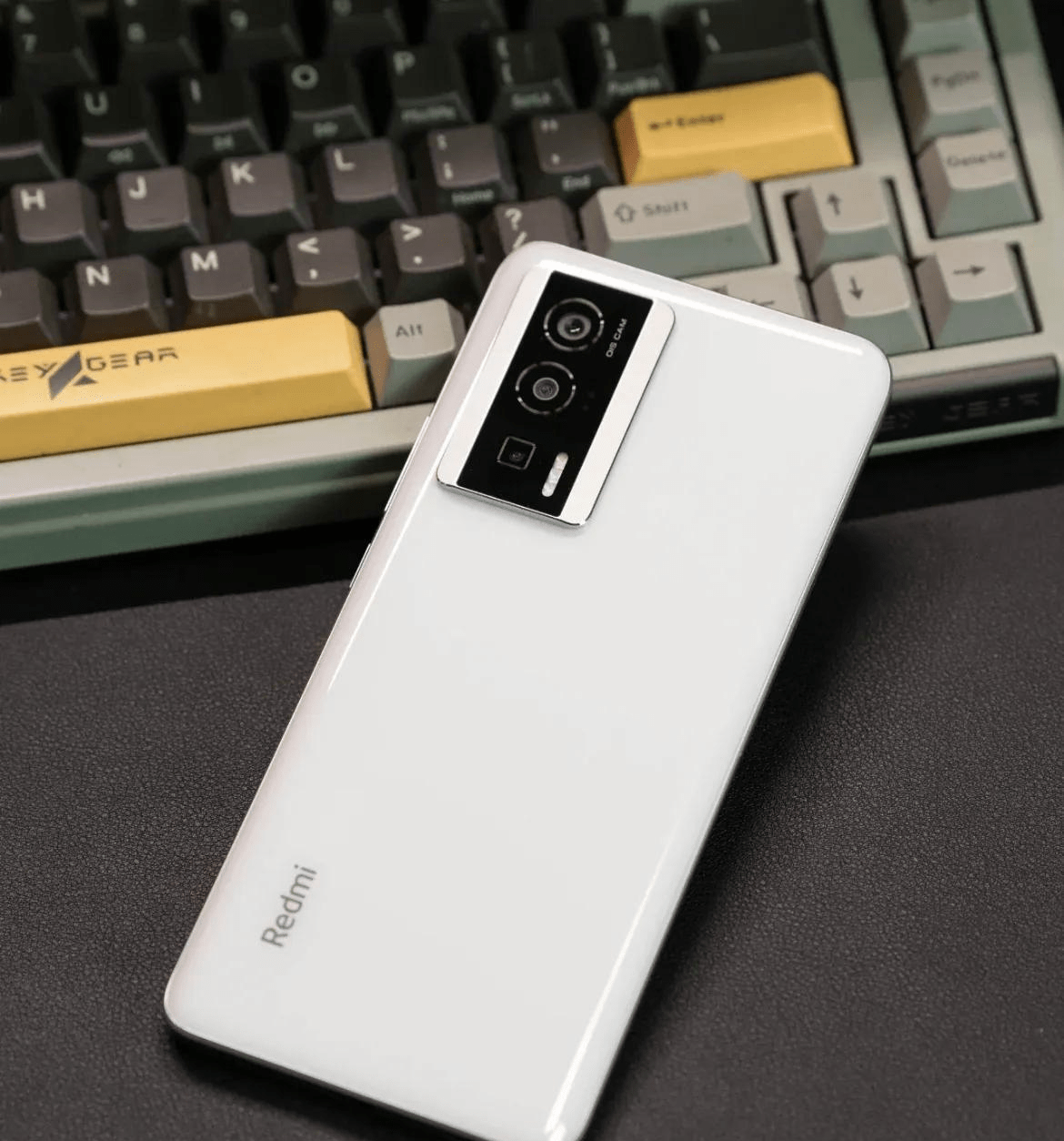 换掉用了两年的华为Mate40Pro，最终入手红米K60，这波体验如何_屏幕_性能_方面