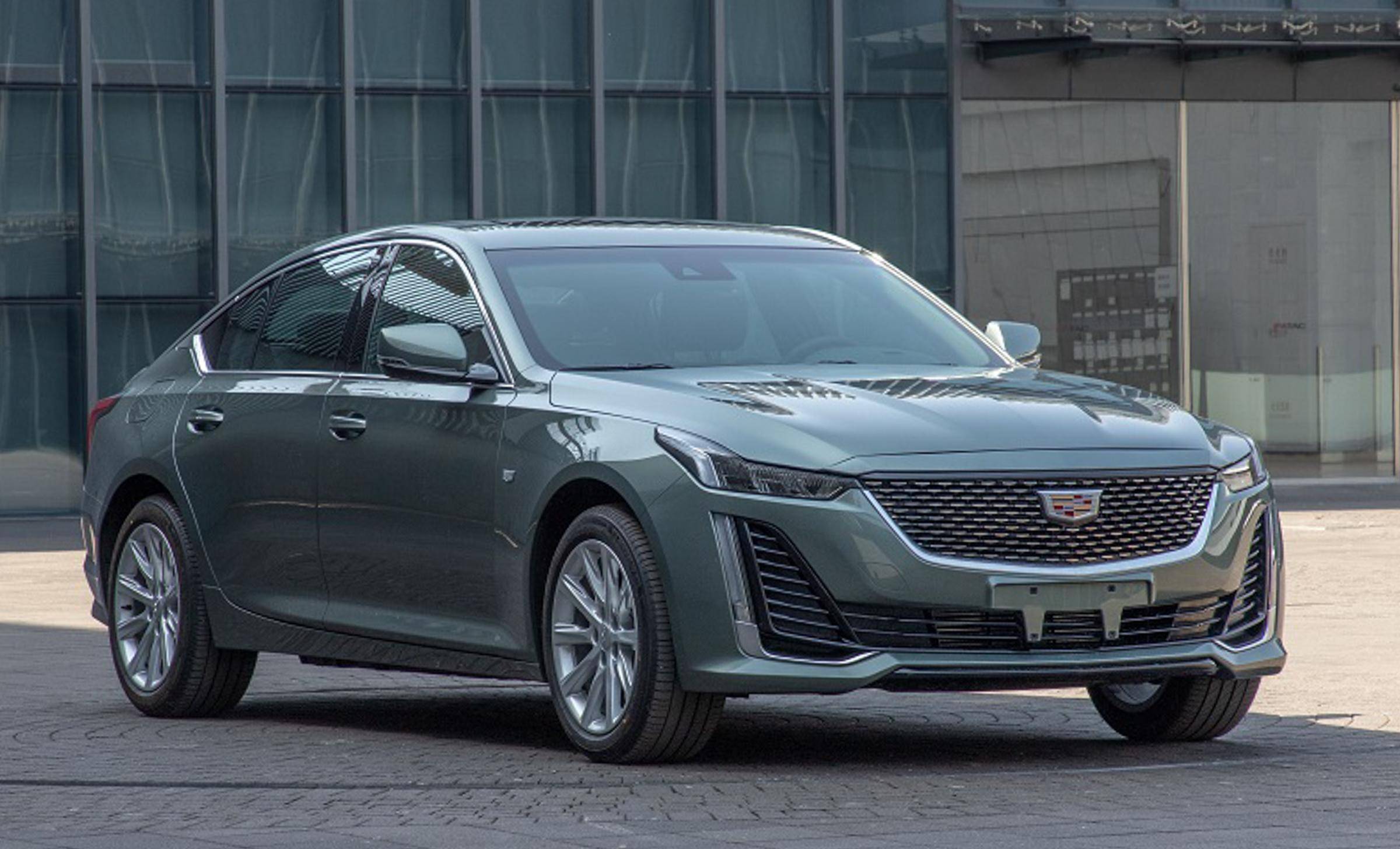 纵置后驱平台，标配2.0T引擎+10AT，凯迪拉克CT5不比宝马3系香？_搜狐汽车_搜狐网