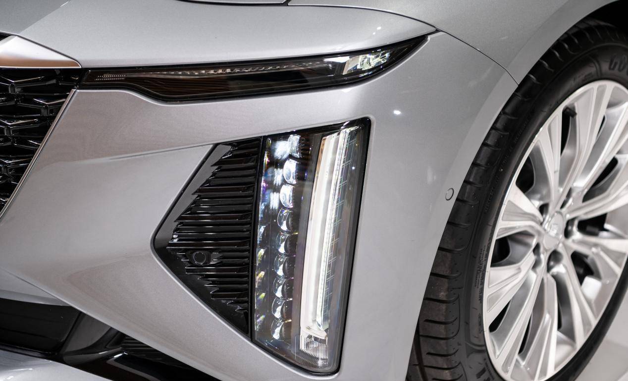 实拍凯迪拉克全新CT6：35.97万起售，旗舰气场依旧，智能化提升_搜狐汽车_搜狐网