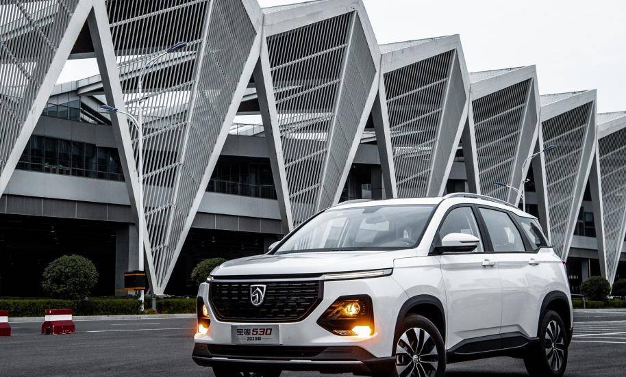 “合资”suv宝骏530！长近4米7＋8AT，比奇骏宽敞，7.78万起_搜狐汽车_搜狐网