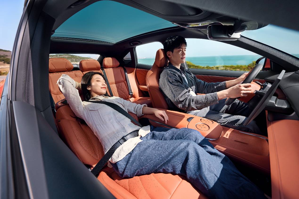 副驾零重力按摩座椅+副驾屏联动体验 深蓝S7“超感智能”全新体验_搜狐汽车_搜狐网