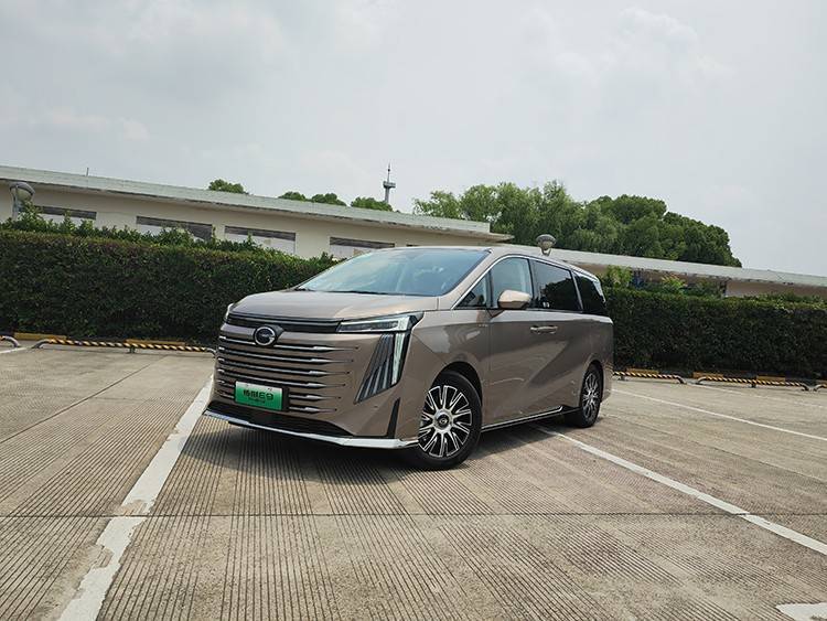 新能源豪华MPV标准 试驾传祺智电新能源E9_搜狐汽车_搜狐网