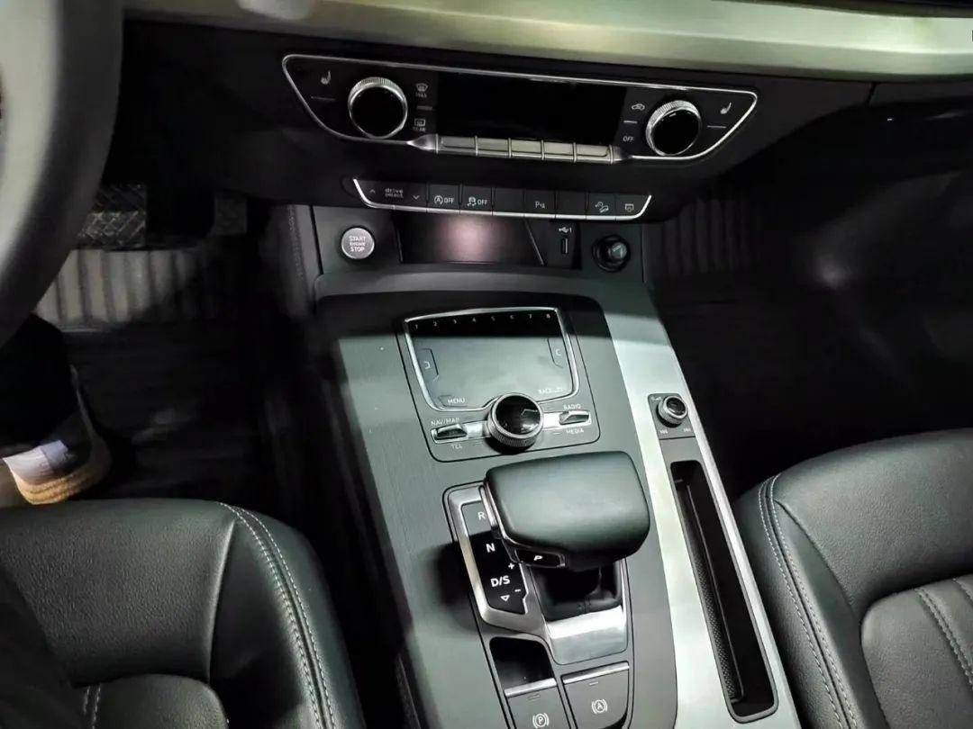 不超30万，二手奥迪Q5L和全新入门版Model Y，你选谁？_搜狐汽车_搜狐网