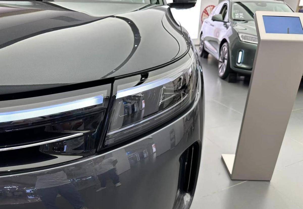 同为增程SUV，问界M7为何卖不过理想L8？实拍2022款 两驱舒适版_搜狐汽车_搜狐网