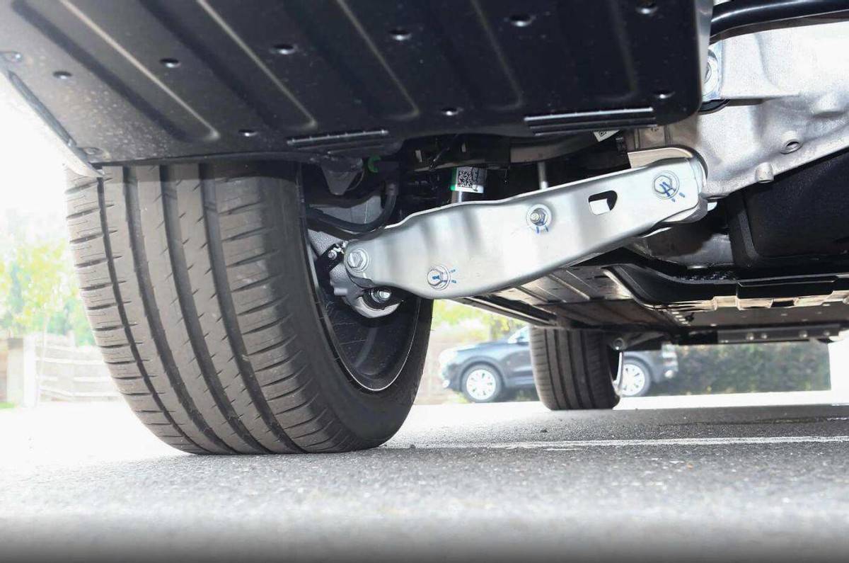 33.98万起，5月大卖7604台，理想L8的综合实力有多强？_搜狐汽车_搜狐网