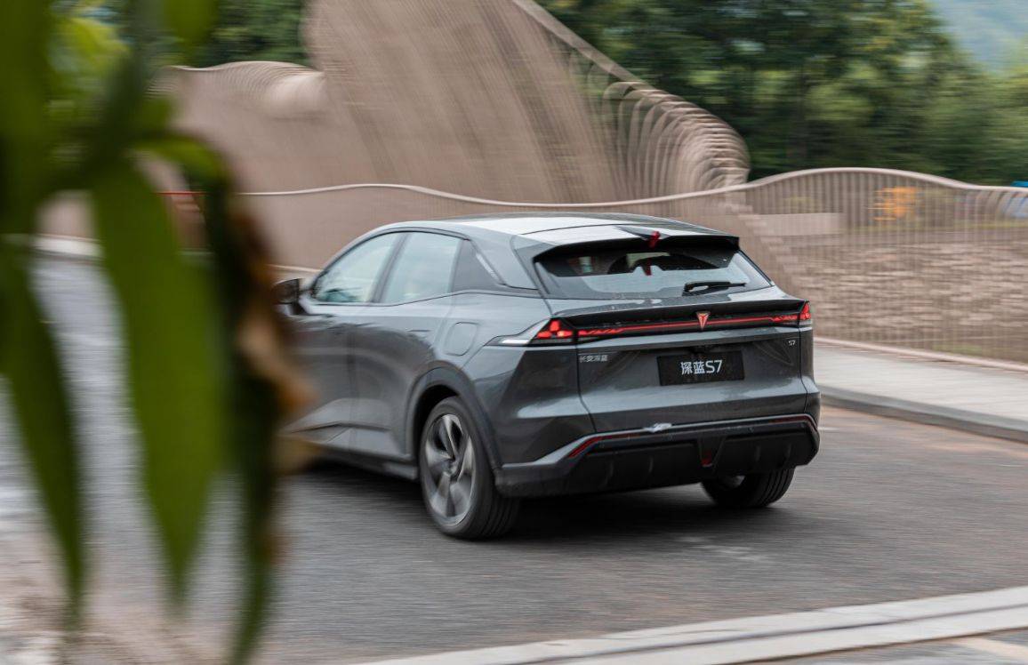纯电驱动、长续航、低能耗一步到位！试驾深蓝S7增程版_搜狐汽车_搜狐网
