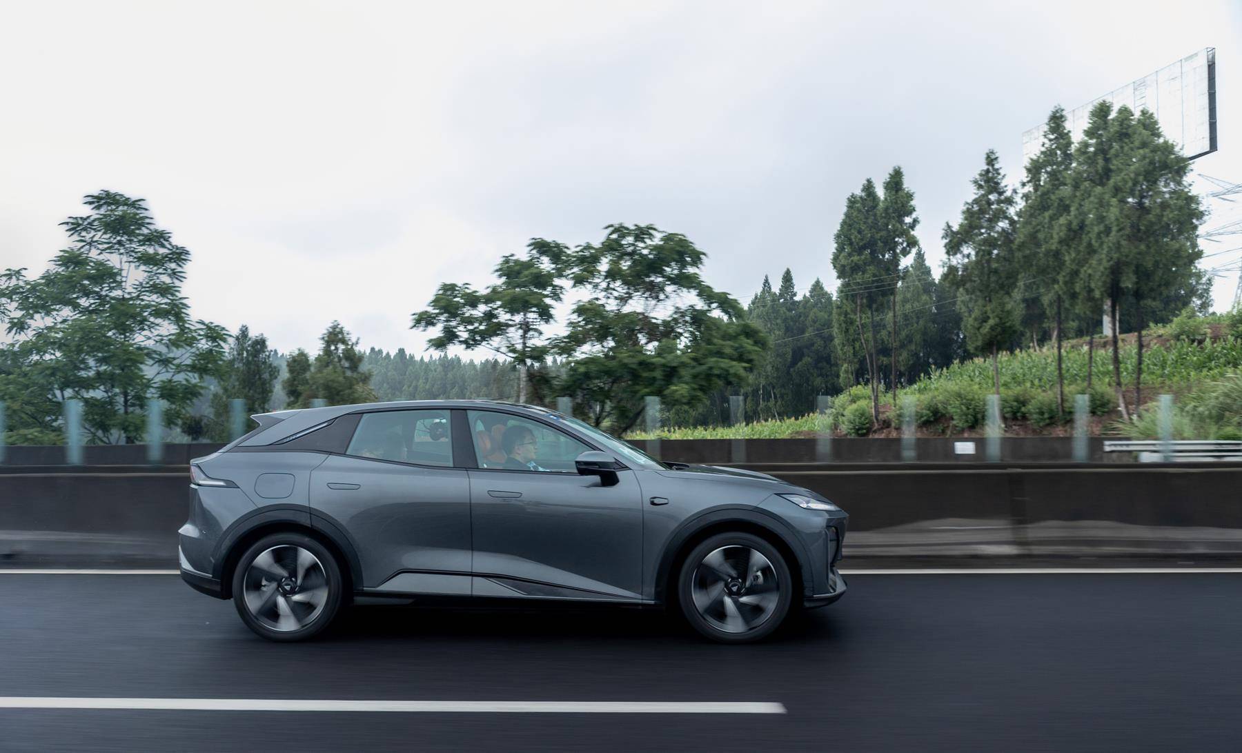 1120公里综合续航，深蓝S7轻松解锁“城际穿越”_搜狐汽车_搜狐网