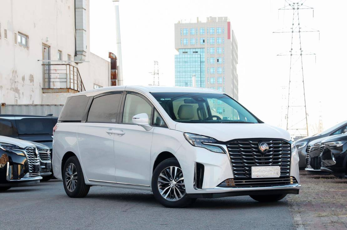 丰田格瑞维亚VS别克GL8，谁才是40万级别MPV的王者？_搜狐汽车_搜狐网