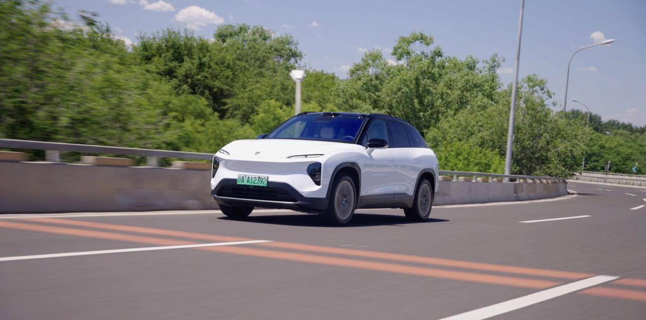 智己LS7对比蔚来ES7：国产纯电豪华SUV对决，哪款更适合你？_搜狐汽车_搜狐网