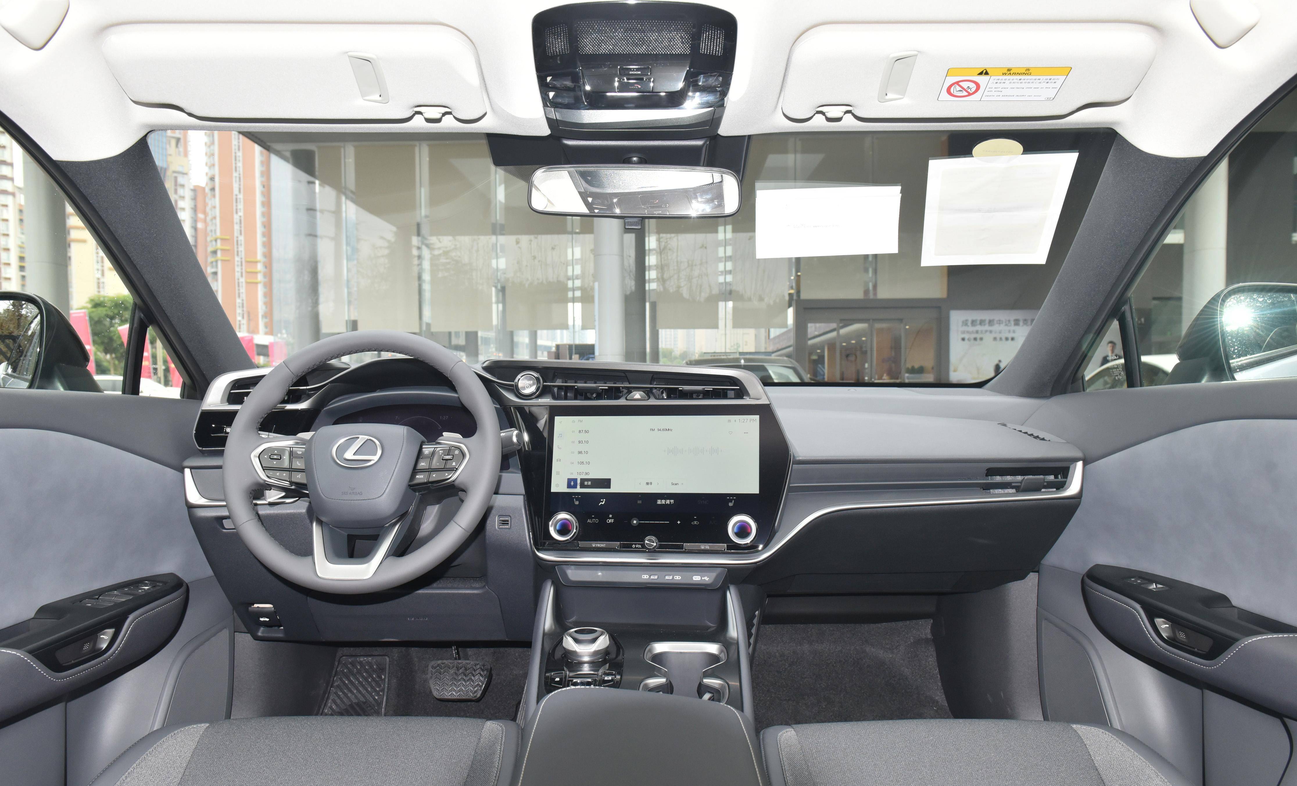 试驾测评雷克萨斯RZ，双电机四驱，纯电续航520KM，售价36.99万_搜狐汽车_搜狐网