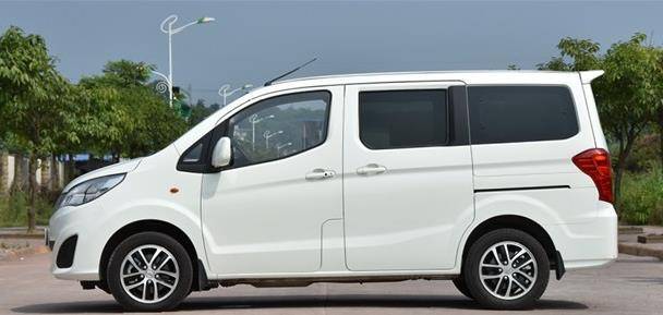 又一“神秘”MPV来袭，自动侧滑门，5座7座和8座随便选，价格才是亮点_搜狐汽车_搜狐网