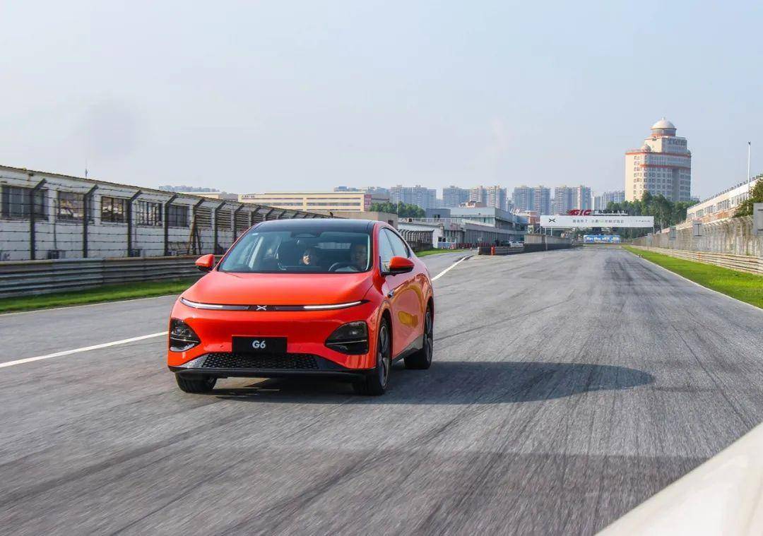 搭载XNGP全场景，25万级最强智驾轿跑SUV小鹏G6上市_搜狐汽车_搜狐网