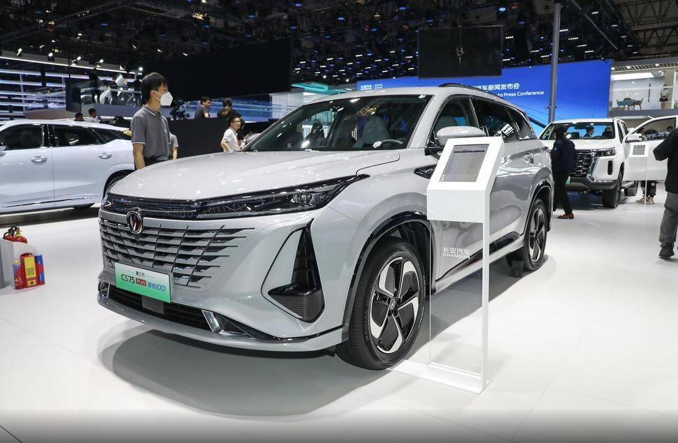 与比亚迪宋PLUS DM-i“掰手腕”，长安CS75 PLUS 智电iDD凭什么？_搜狐汽车_搜狐网