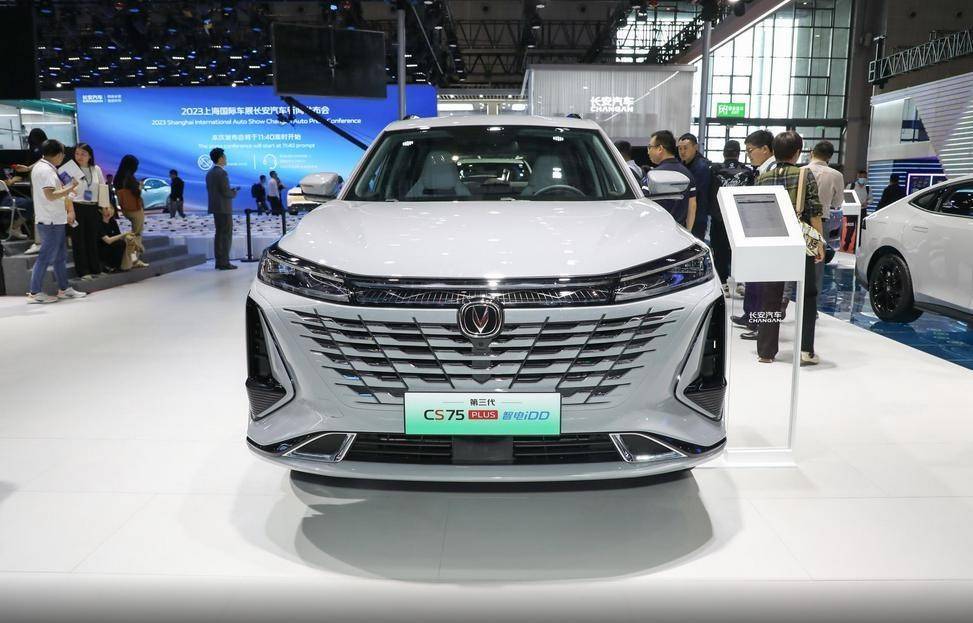 与比亚迪宋PLUS DM-i“掰手腕”，长安CS75 PLUS 智电iDD凭什么？_搜狐汽车_搜狐网