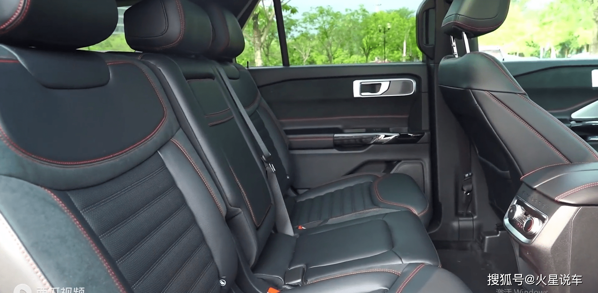 试驾福特探险者：标配2.3T+四缸，“陆上游艇”当之无愧_搜狐汽车_搜狐网
