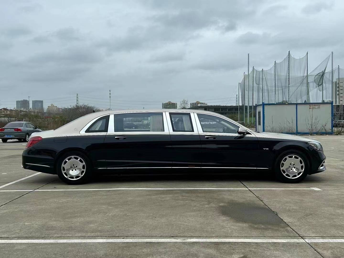 奢华的移动行宫，迈巴赫S680 Pullman_搜狐汽车_搜狐网
