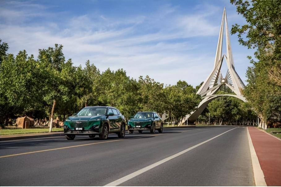 1350km续航逆天比肩火箭！4挡电混长续航SUV皓瀚亮相_搜狐汽车_搜狐网