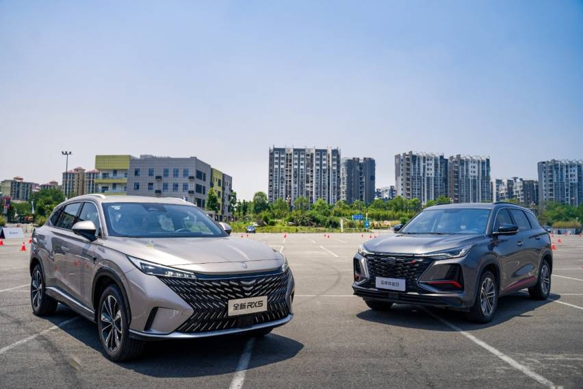 品质升级以一敌四，试驾12万级SUV新卷王全新荣威RX5_搜狐汽车_搜狐网