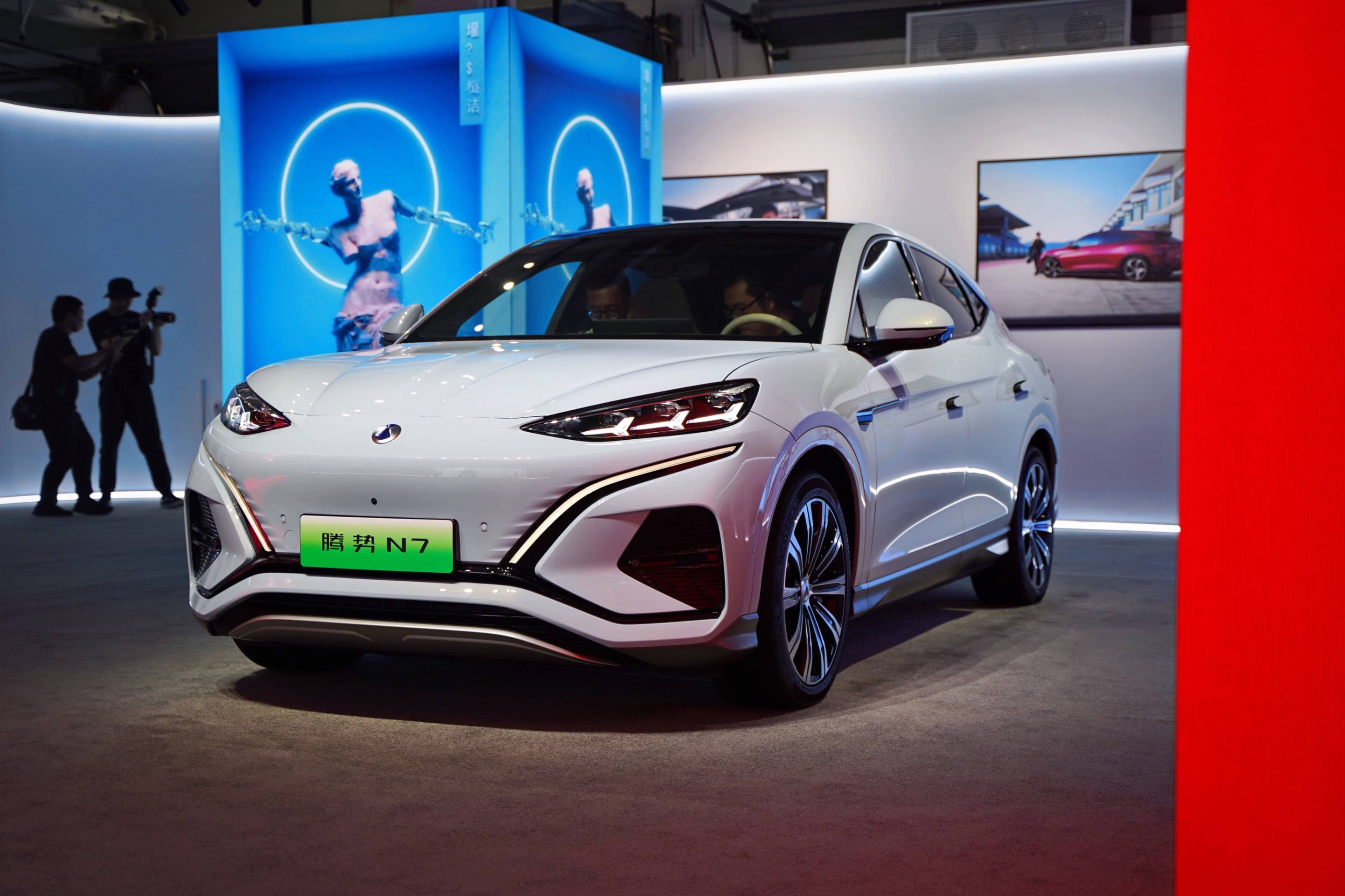 腾势N7首推超长续航版，702km纯电续航，还有云辇-A加持_搜狐汽车_搜狐网