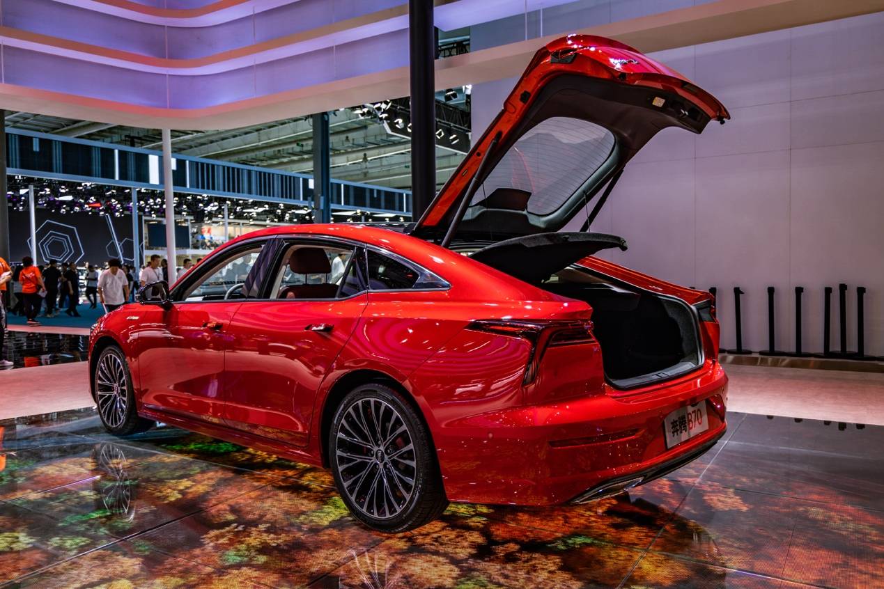 M9、B70纪念版+T90新版OTA：盘点一汽奔腾长春车展诚意「大礼包」_搜狐汽车_搜狐网