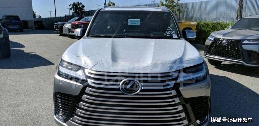 丰田SUV的“旗舰”，雷克萨斯LX600抵达港口，双涡轮6缸引擎+四驱_搜狐汽车_搜狐网