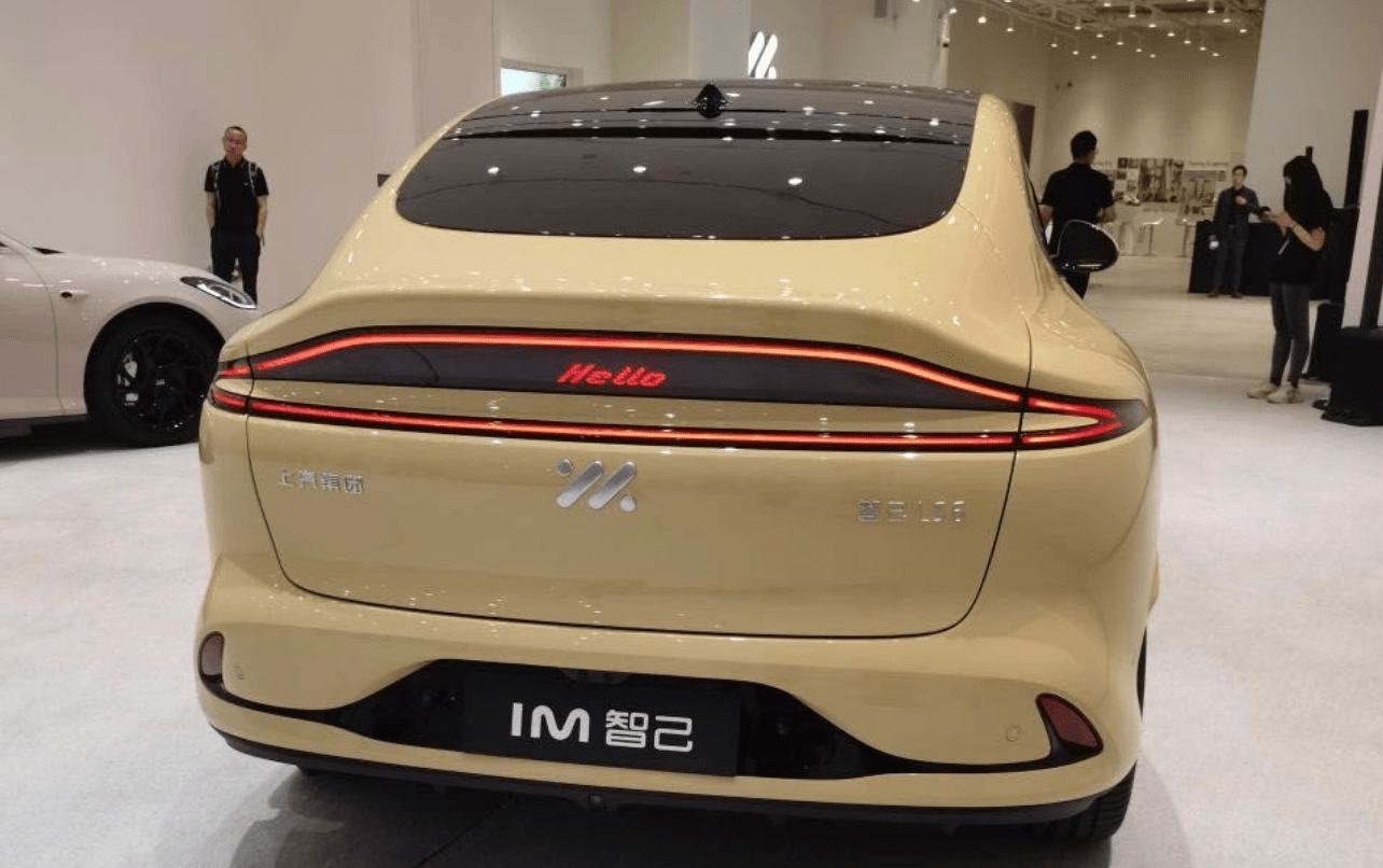 智己LS6实车曝光，大过Model Y，配激光雷达+800V，还看小鹏G6？_搜狐汽车_搜狐网