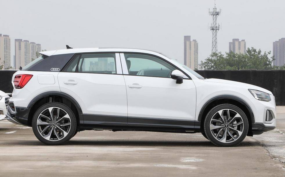 不再纠结，放弃奥迪Q2L，选择红旗HS3，排面最重要_搜狐汽车_搜狐网