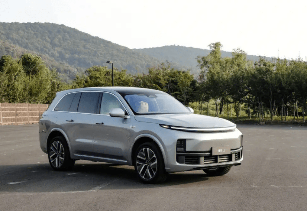 6座SUV,别只看理想L8!云辇+DM-p加持,31.98万起,比亚迪腾势N8上市_搜狐汽车_搜狐网