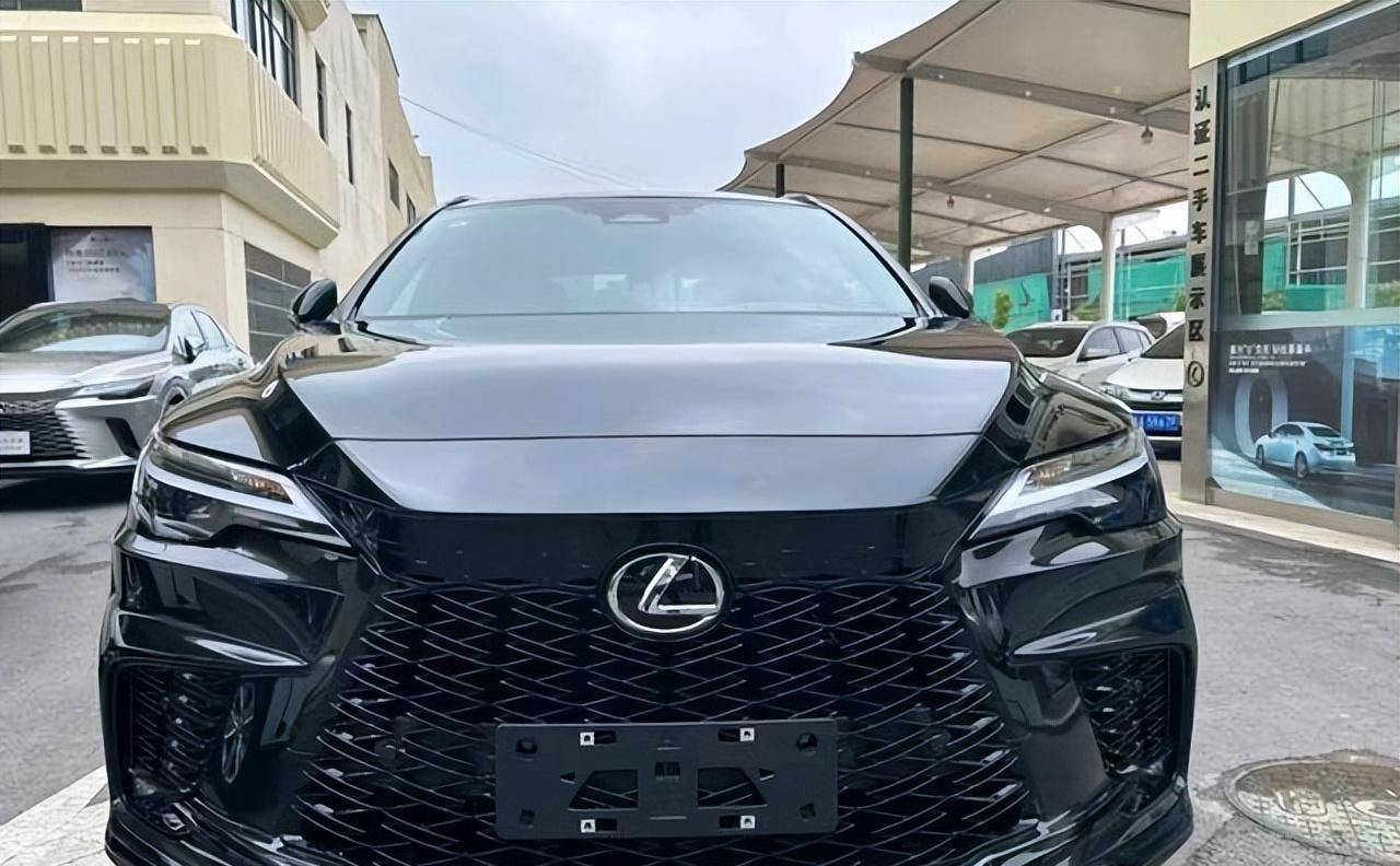 首辆“雷克萨斯RX”抵达国内，搭载2.4T+8AT组合，加价成定局！_搜狐汽车_搜狐网