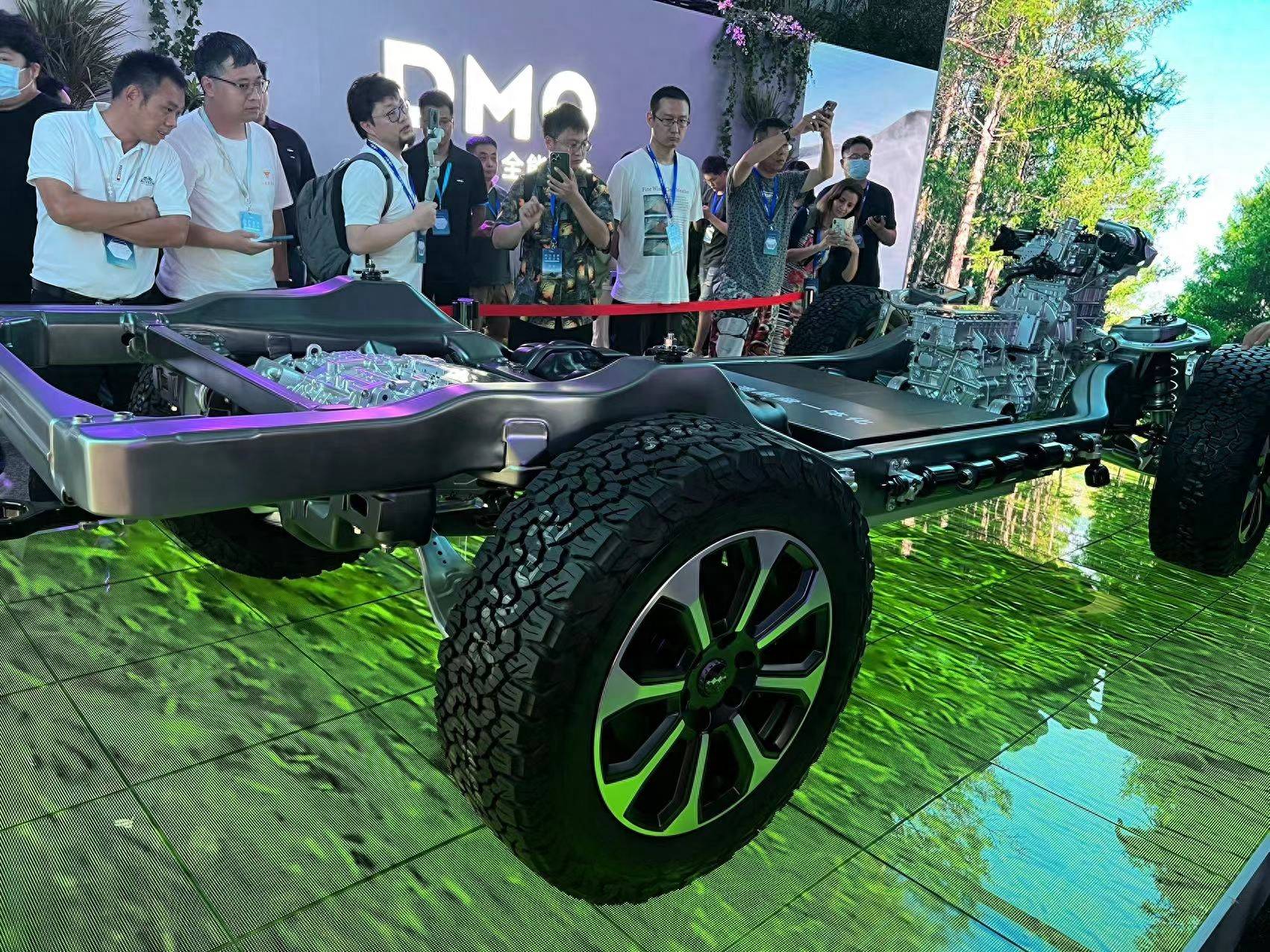 首搭DMO混动，比亚迪方程豹豹5亮相，瞄准硬派越野市场！_搜狐汽车_搜狐网