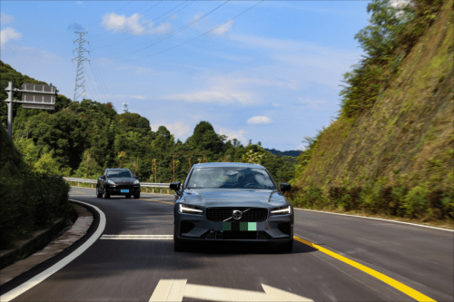 潜力无限的豪华运动巨兽：沃尔沃S60 T8 Recharge试驾体验_搜狐汽车_搜狐网