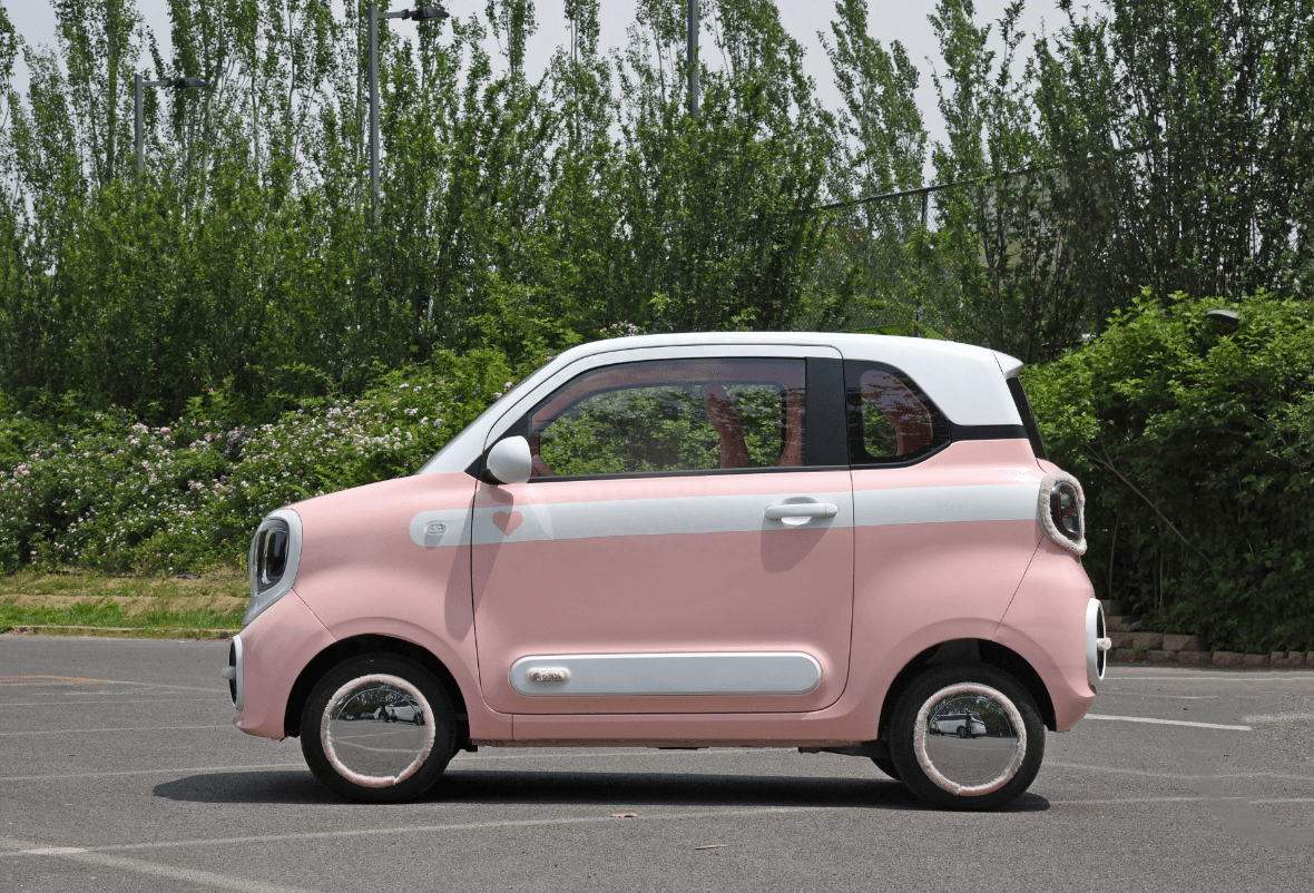 日常代步小车又多了一个选择，奔腾小马能卖过宏光MINIEV吗？_搜狐汽车_搜狐网