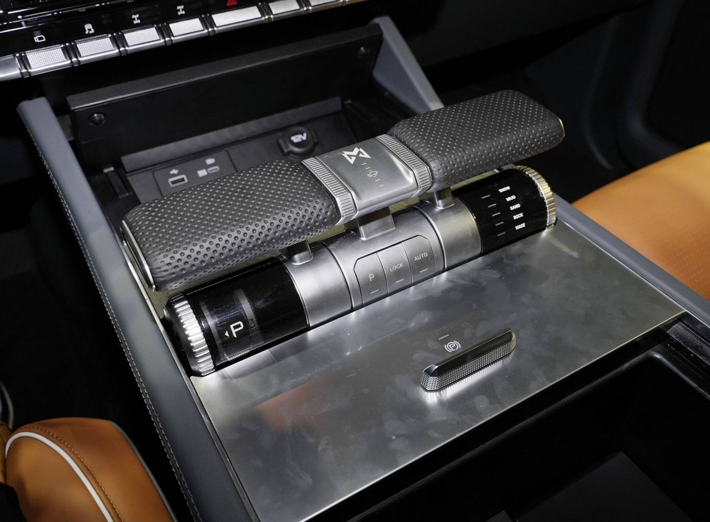 先仰望U8一步上市，最快4.2s破百，带两把锁，带你看猛士917_搜狐汽车_搜狐网