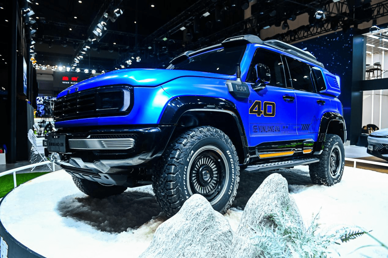 成都车展人气新车，全新BJ40硬碰坦克300，谁才是自主越野之王？_搜狐汽车_搜狐网