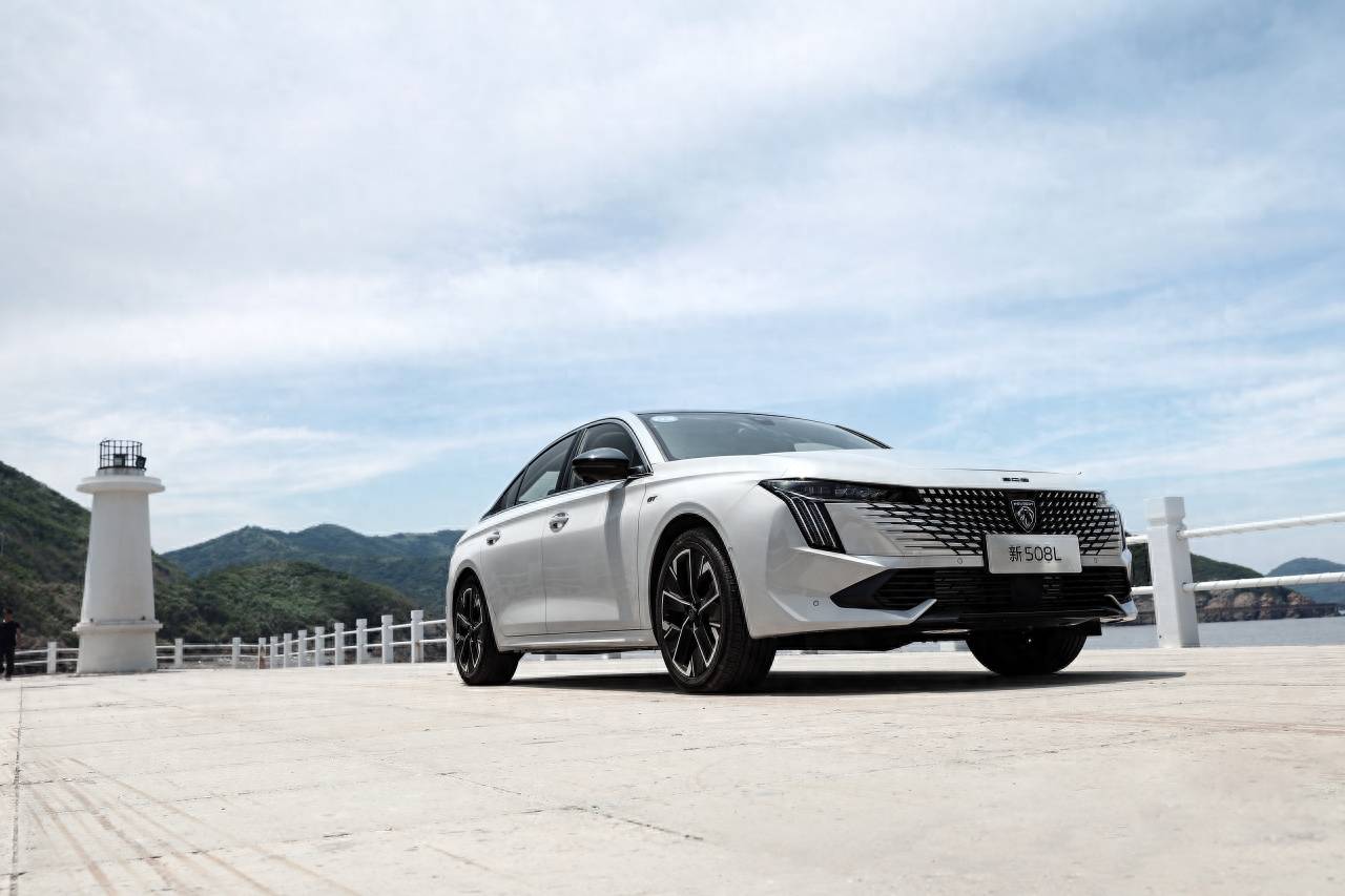 16.37万起售，搭1.8T+8AT，入门即旗舰，全新标致508L值得入手吗？_搜狐汽车_搜狐网