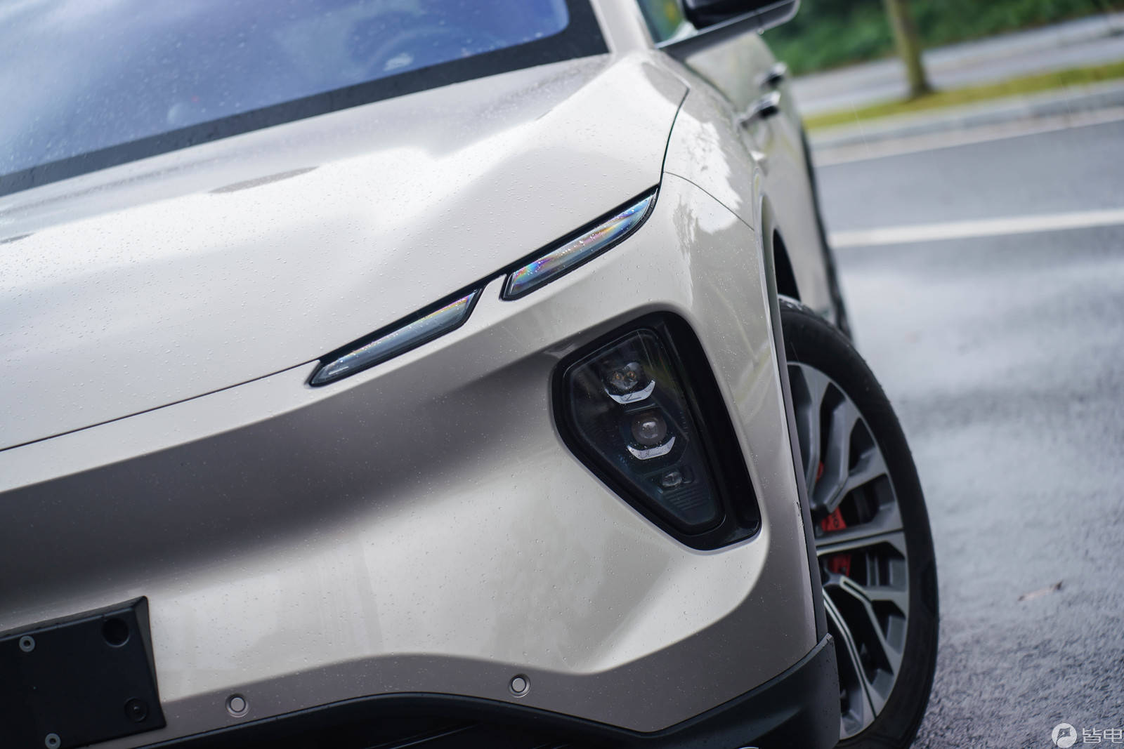 更优雅！更精致！更运动！抢先试驾蔚来全新EC6_搜狐汽车_搜狐网