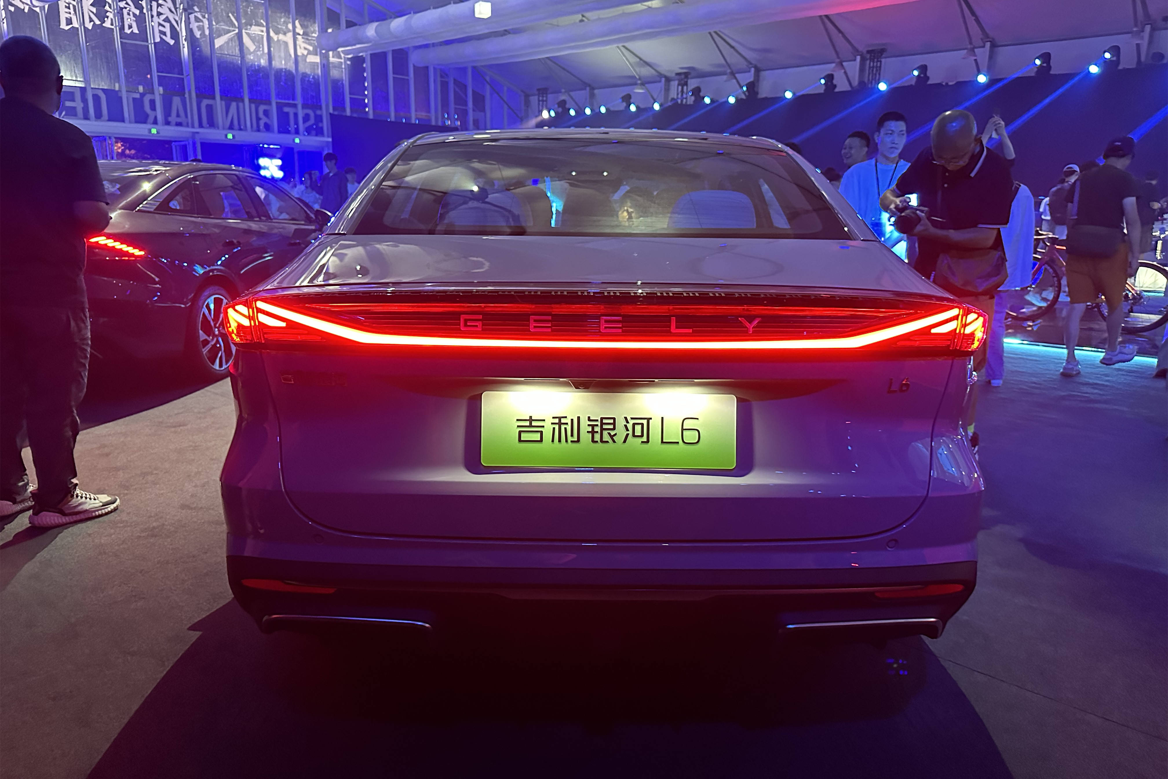 极速达247km/h，最长综合续航1370km，银河L6售价11.58万元起_搜狐汽车_搜狐网