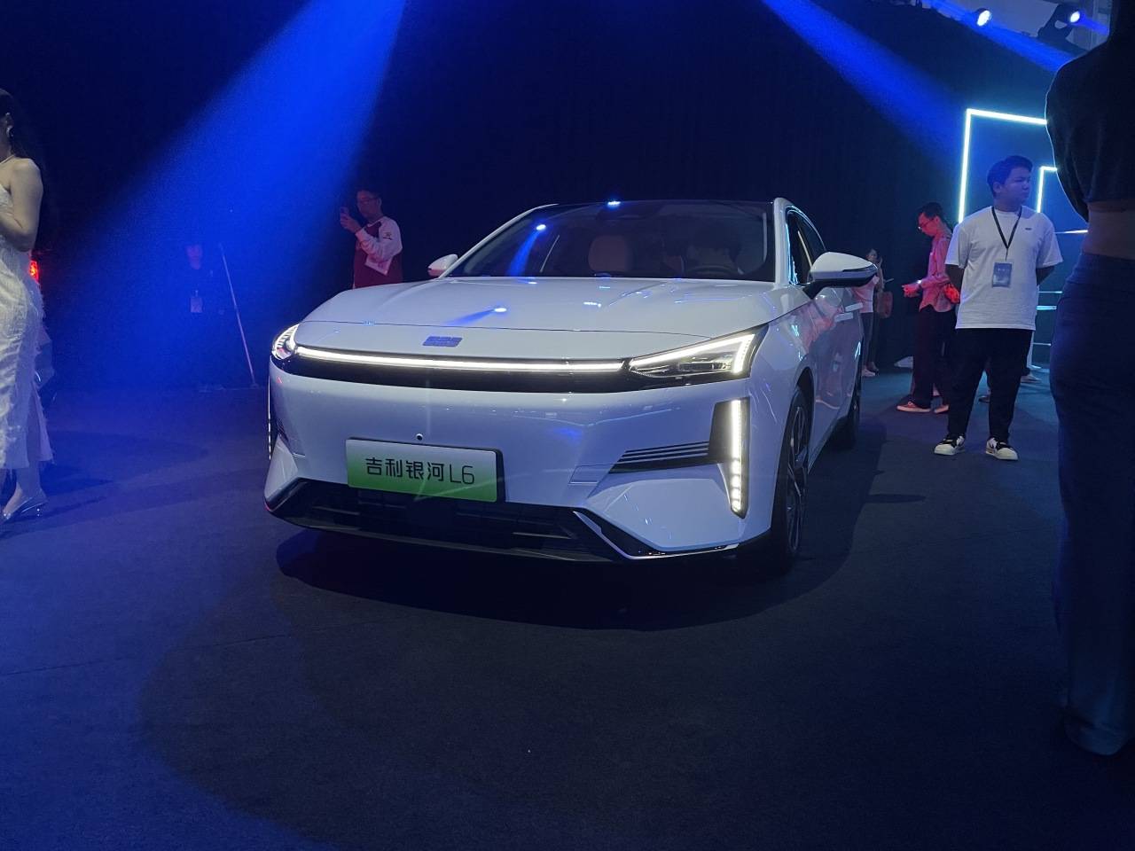 价格真香！吉利银河L6上市，售价：11.58-14.98万元！_搜狐汽车_搜狐网