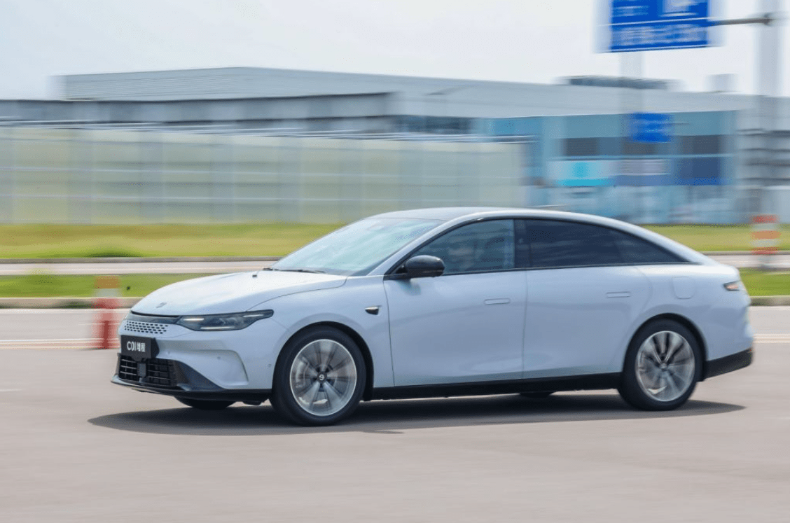 试驾零跑C01增程版，大电池带来大惊喜_搜狐汽车_搜狐网