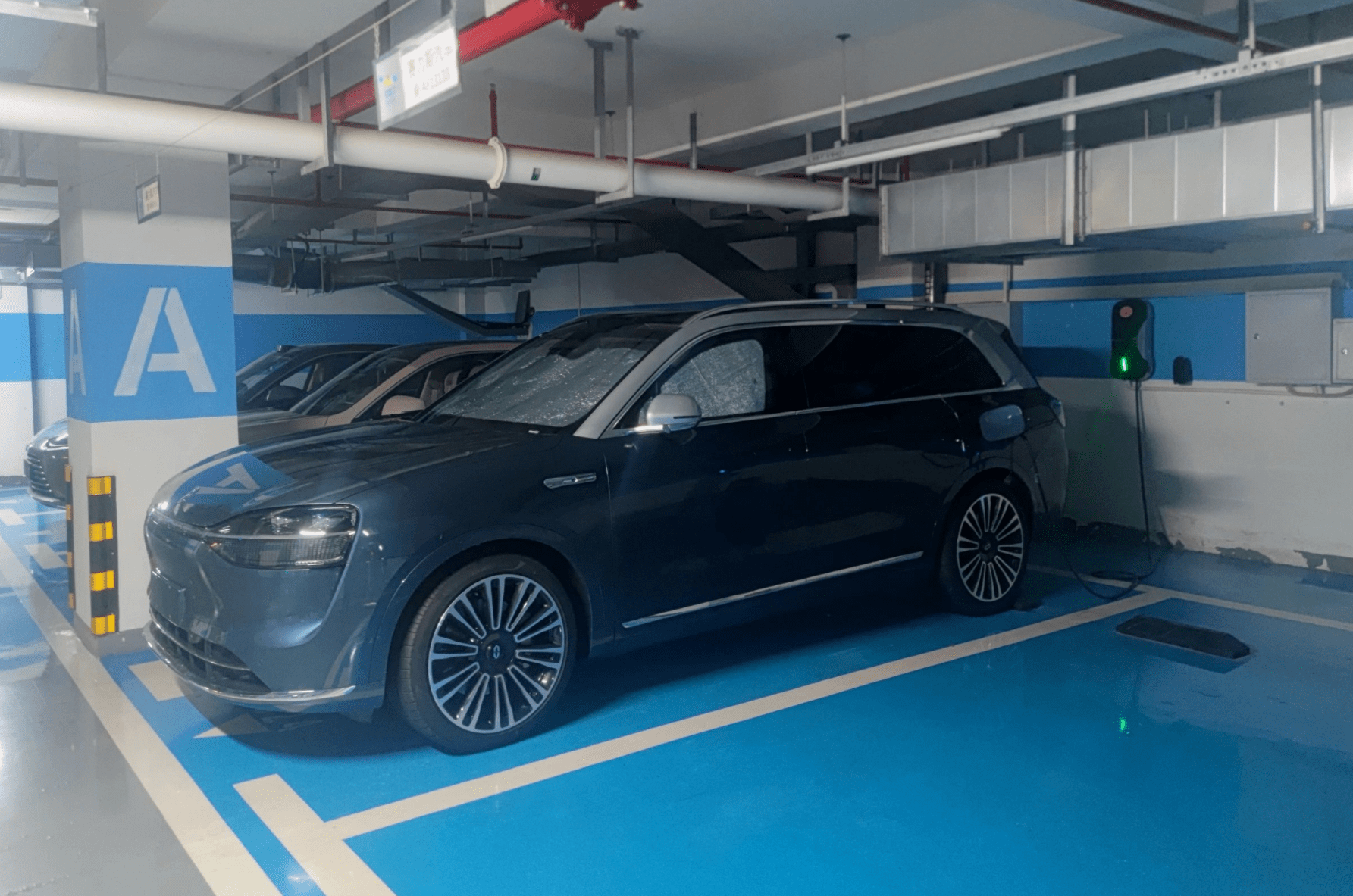 或9月25日发布！问界M9现身街头，迈巴赫GLS既视感，还看理想L9？_搜狐汽车_搜狐网