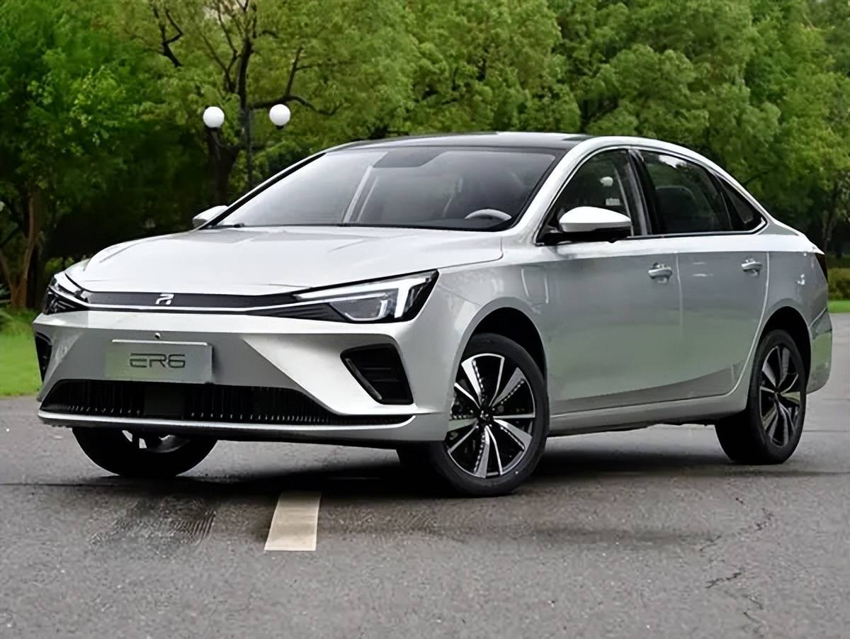 价格17.68万，续航620公里——体验飞凡ER6顶配！_搜狐汽车_搜狐网