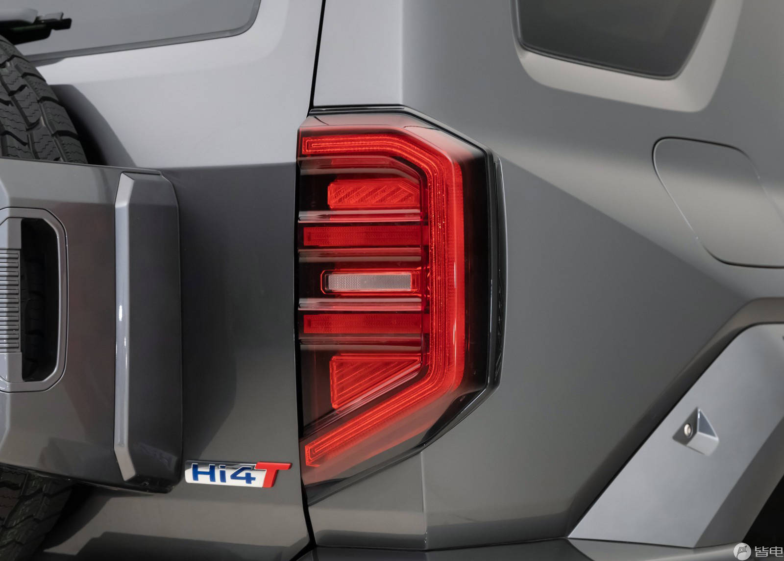 坦克400Hi4-T：非承载式车身+三把锁，越野性能拉满！_搜狐汽车_搜狐网