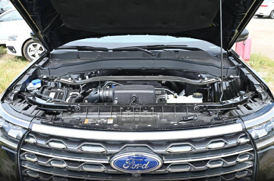 美式中大型SUV首选，轴距3025mm，标配2.3T+10AT，实拍福特探险者_搜狐汽车_搜狐网