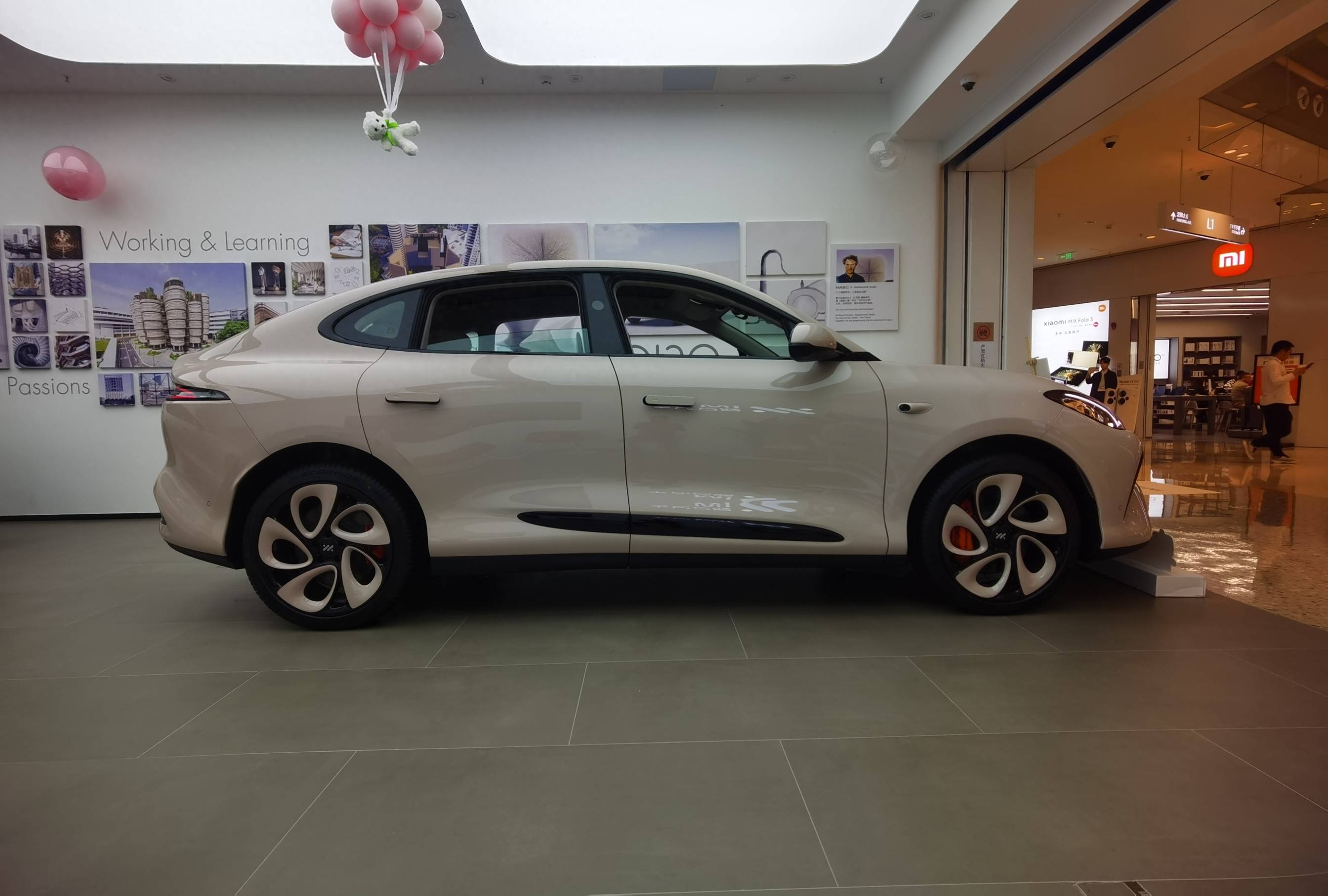 到店实拍智己LS6：号称史上最6！那必须见识一下_搜狐汽车_搜狐网