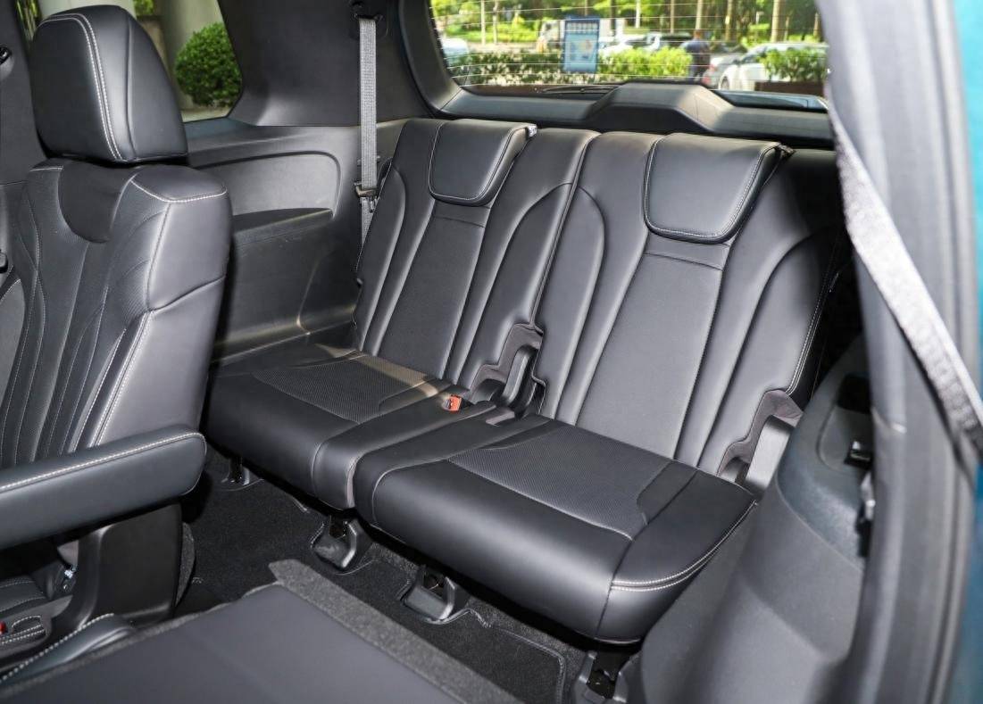 25万级插混SUV够大还省油 6人舒适跑长途 传祺ES9实拍导购_搜狐汽车_搜狐网