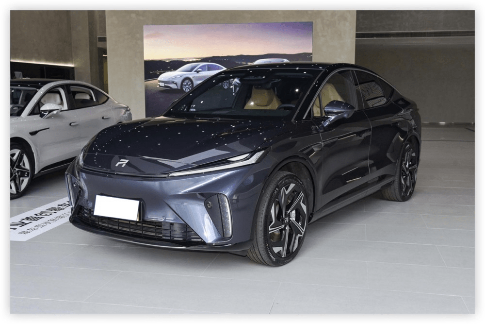 飞凡R7两驱车型5.8s破百 打造极智高阶纯电SUV_搜狐汽车_搜狐网