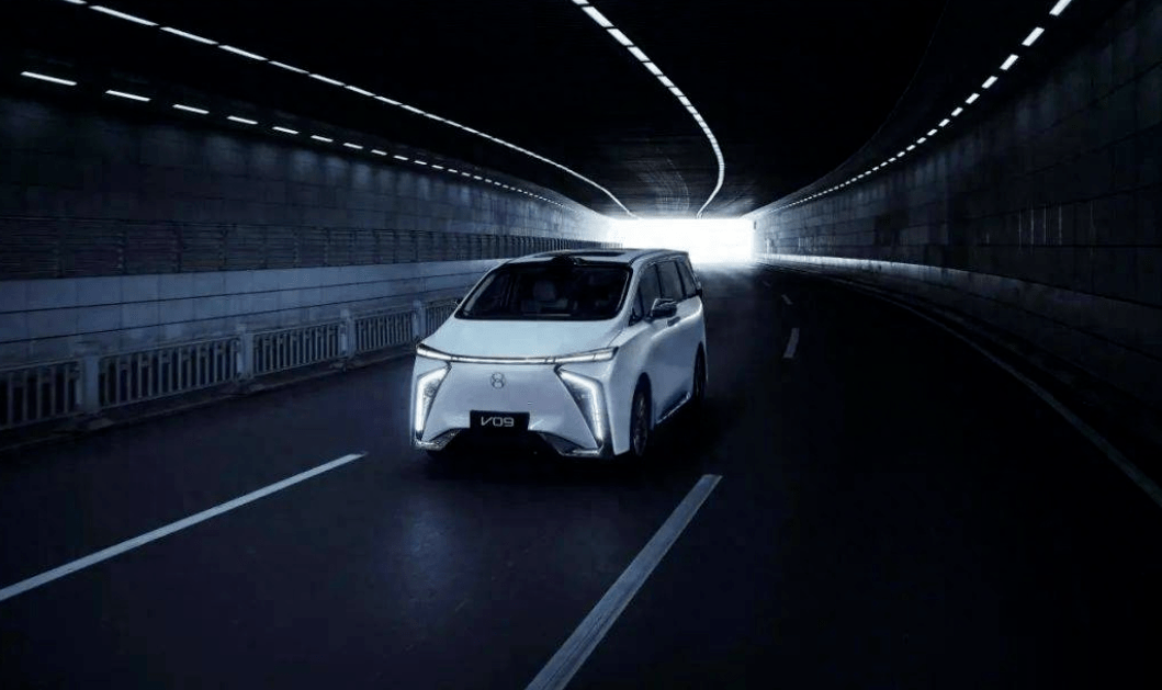 造型霸气、配800伏快充，31.88万起的国产“埃尔法”合创V09来袭_搜狐汽车_搜狐网