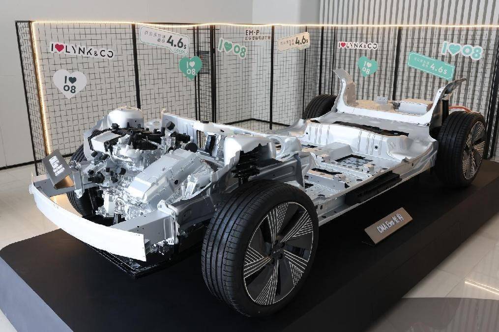 领克08获十佳底盘、最佳操控双料大奖 CMA Evo原生新能源架构深度赋能_搜狐汽车_搜狐网