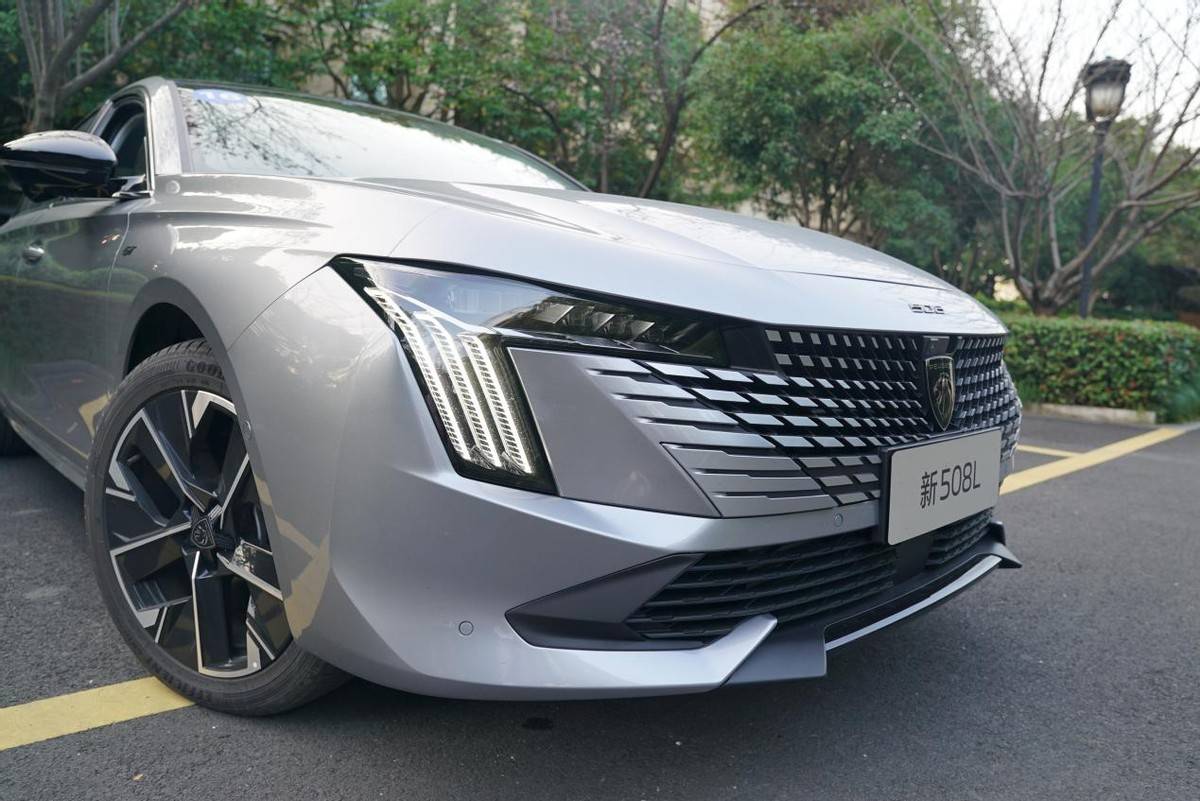 标配即旗舰！新款标致508L上市 售16.37万元起_搜狐汽车_搜狐网