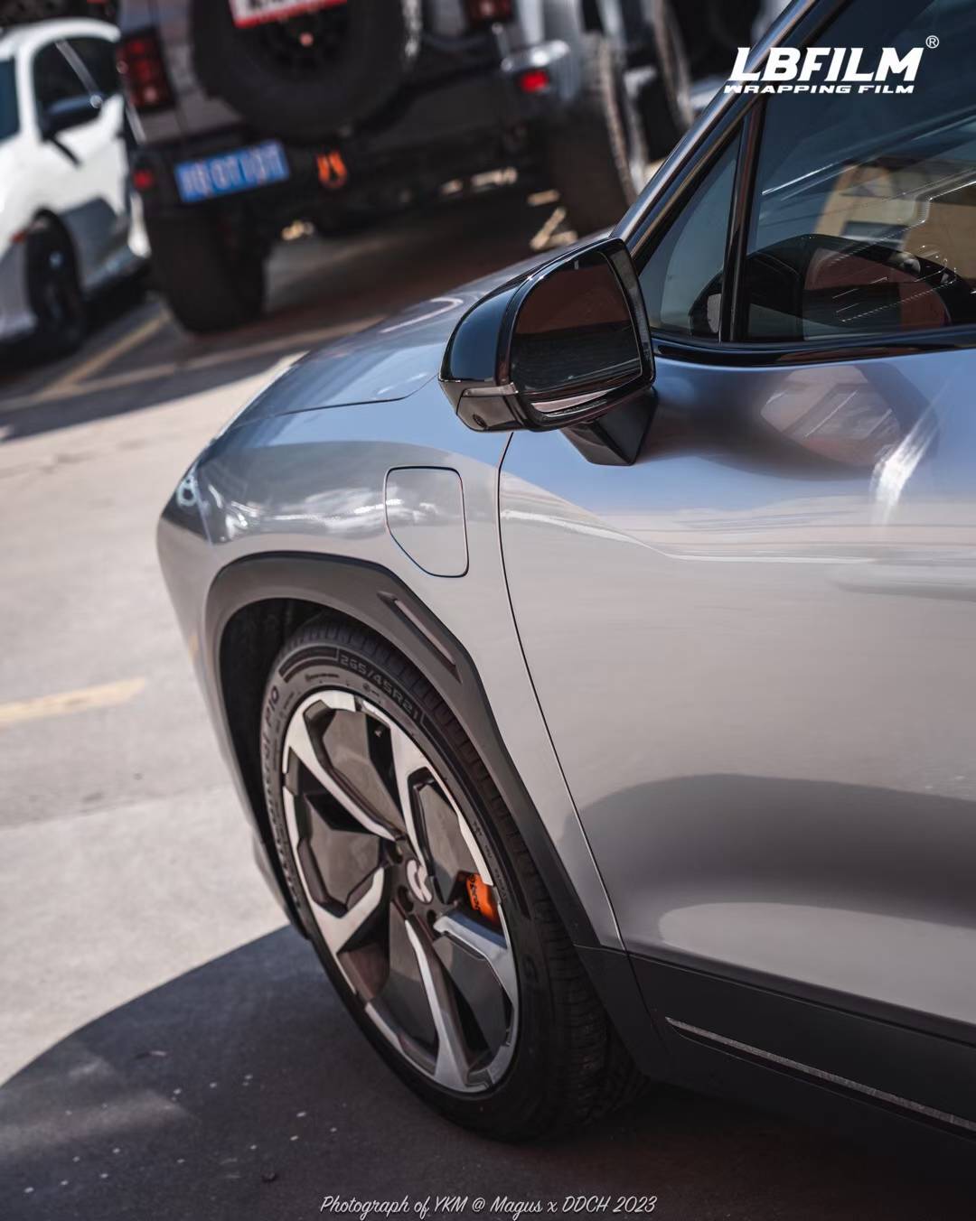 蔚来ES6-LB改色膜液态金属铝水银，流动得的金属质感确实没得说_搜狐汽车_搜狐网